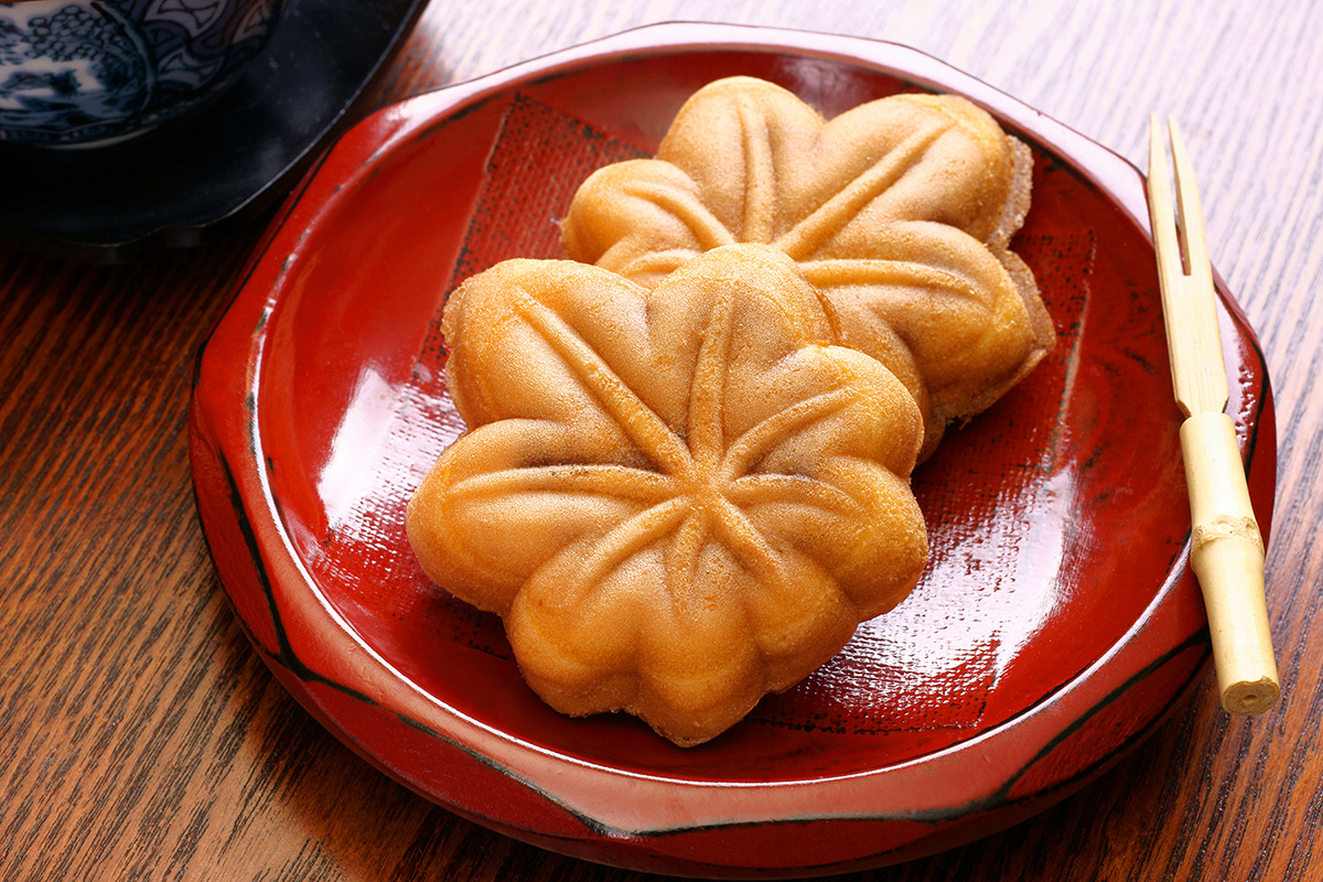 Dorayaki and Other Sweets that Pair Well with Japanese Tea - WAMI JAPAN ...